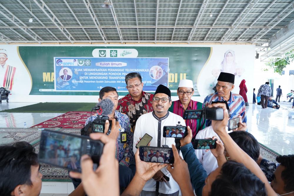 Informasi Senjata Utama Santri di Era Digital - Seputar DJID - Info ...